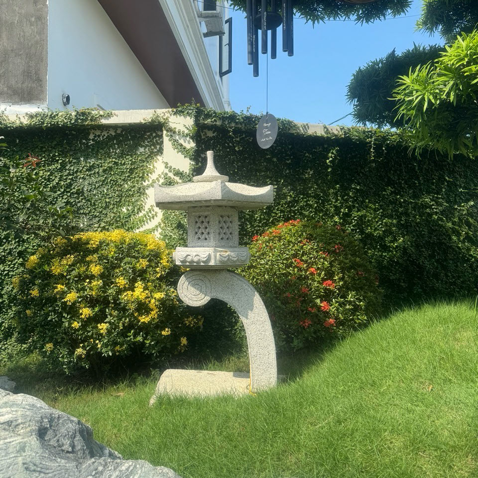 Đèn Đá Chân Cong - Saigon Stone